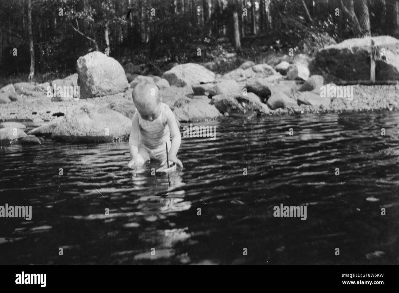 Tom simberg playing hi-res stock photography and images - Alamy