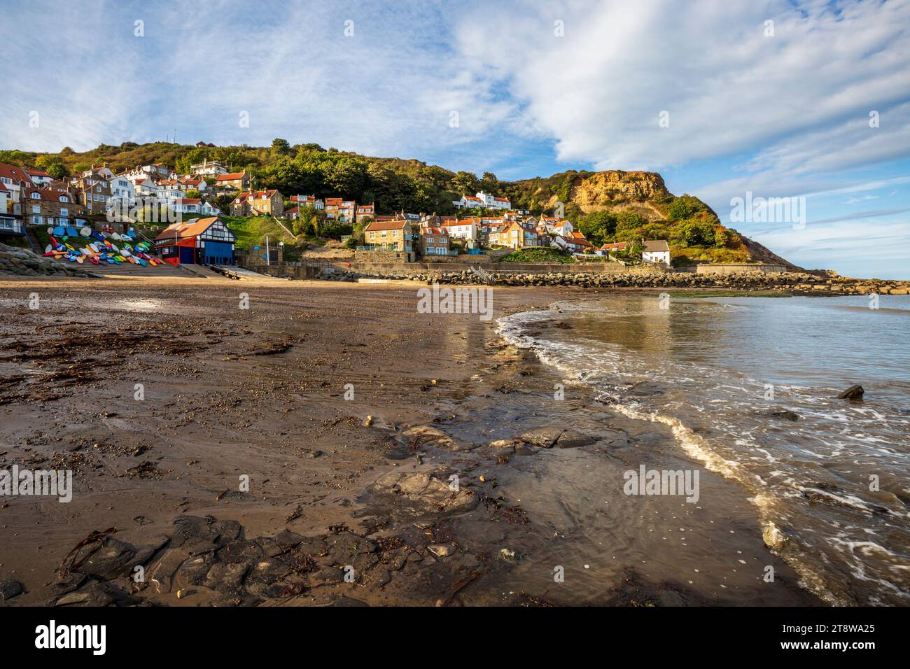Runswick Bay at low-tide in the North York Moors National Park ...