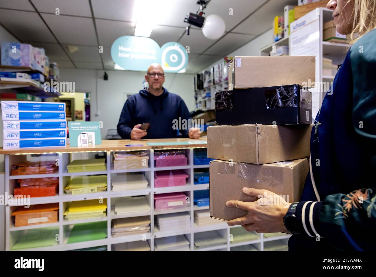 ILLUSTRATIVE - A service point of the Homerr delivery service. ANP ...