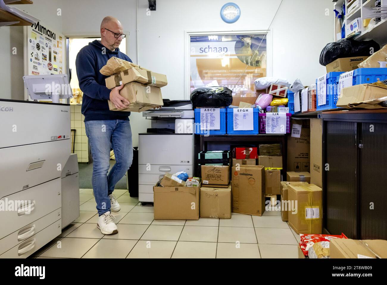 ILLUSTRATIVE - A service point of the Homerr delivery service. ANP ...