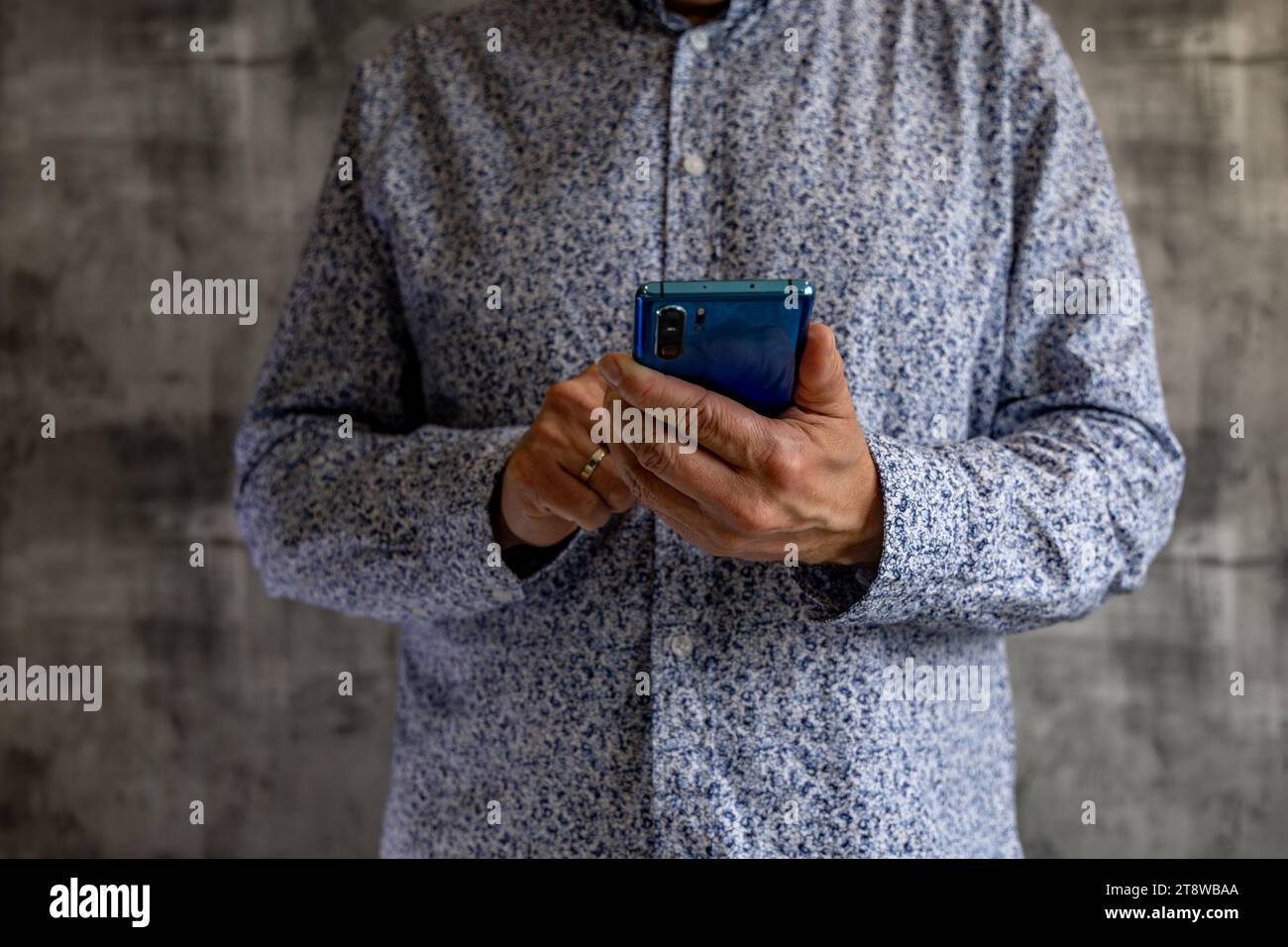 Phishing and phone hi-res stock photography and images - Alamy