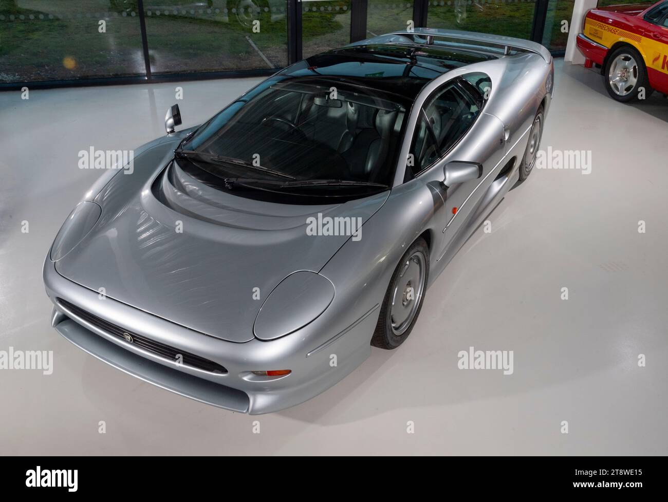 1992 Jaguar XJ220 British 1990s supercar Stock Photo - Alamy
