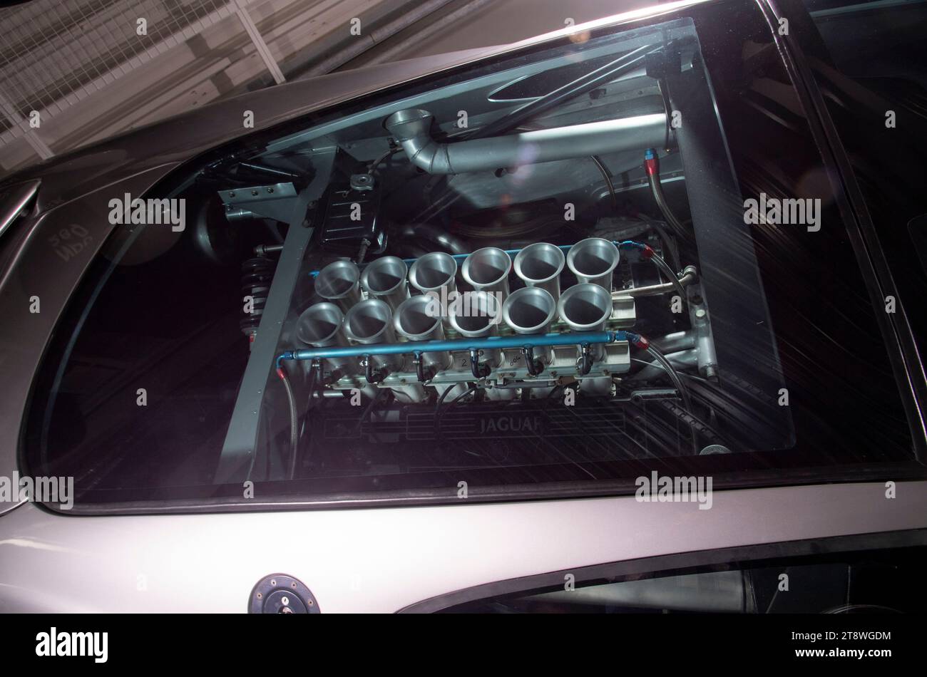 Jaguar xj220 sports car hi-res stock photography and images - Alamy