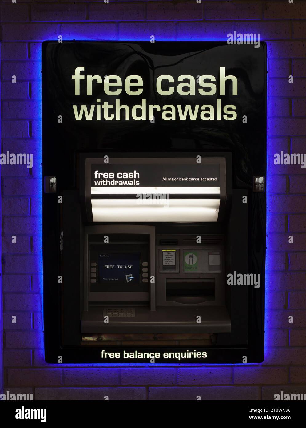 Atm machine out of service hi-res stock photography and images - Alamy