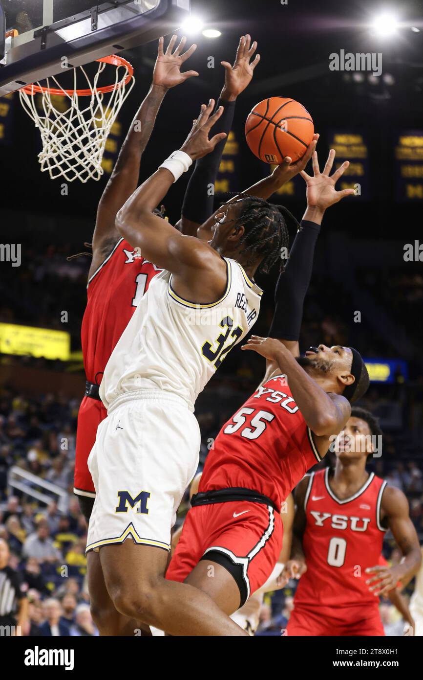ANN ARBOR, MI - NOVEMBER 10: Michigan Wolverines forward Tarris Reed Jr ...