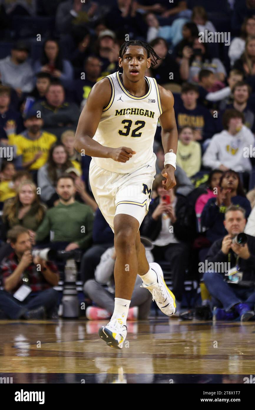 ANN ARBOR, MI - NOVEMBER 10: Michigan Wolverines forward Tarris Reed Jr ...