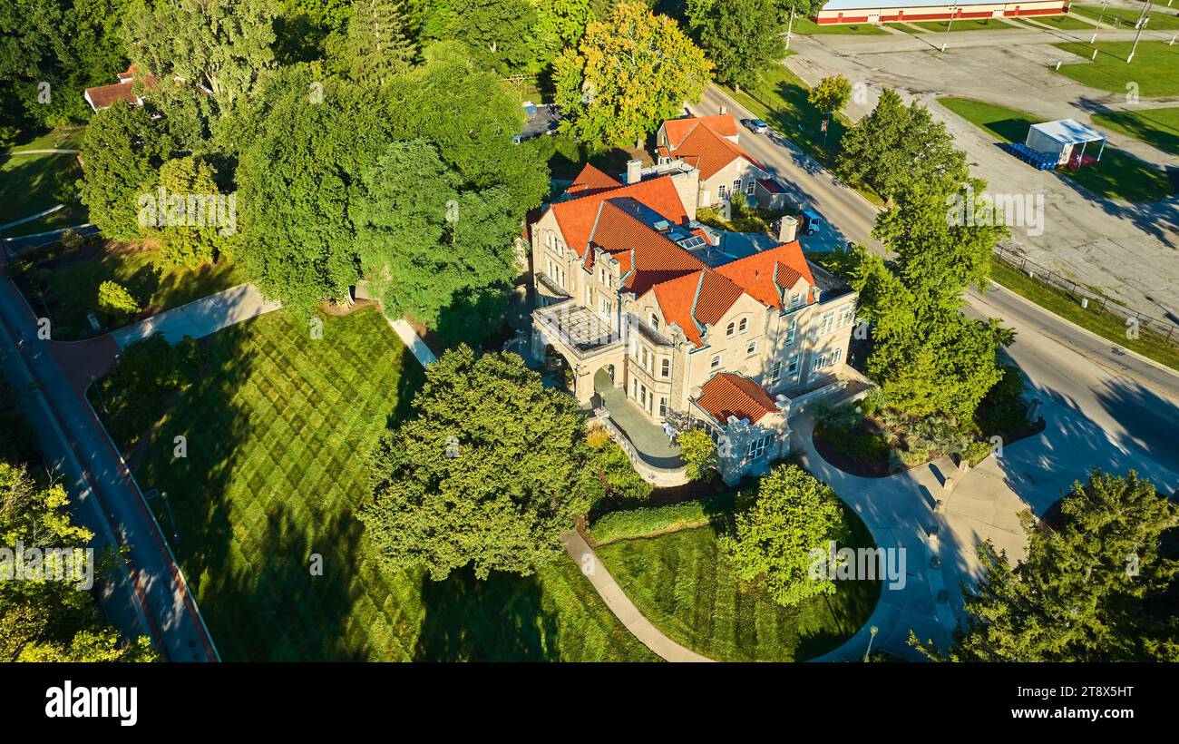 Mansion house at Minnetrista Museum and Gardens on bright and sunny ...