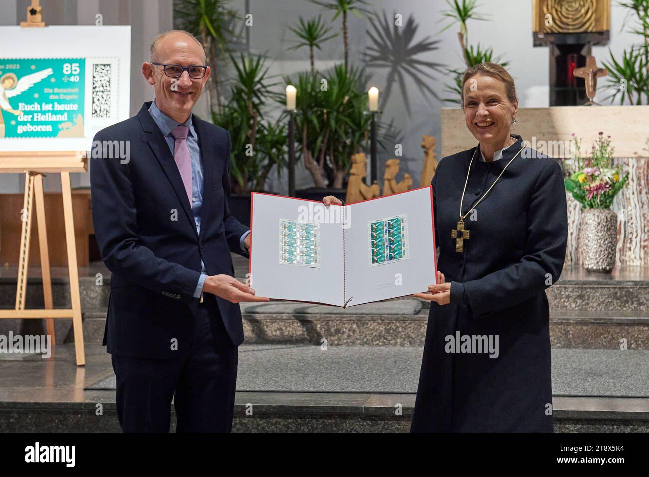 Die Sonderbriefmarke zu Weihnachten zeigt in diesem Jahr als Motiv den ...