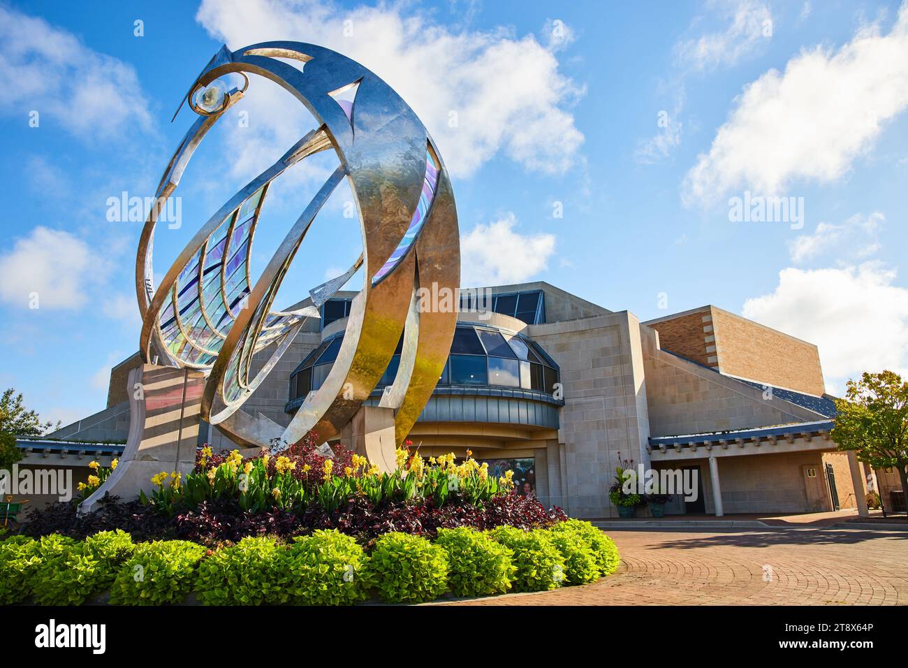 Pretty cool stained glass abstract sculpture, Minnetrista Museum and ...