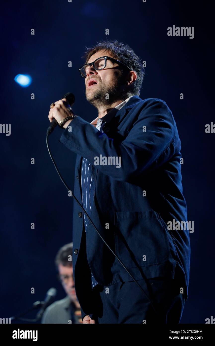 Damon albarn lead singer blur hi-res stock photography and images - Alamy