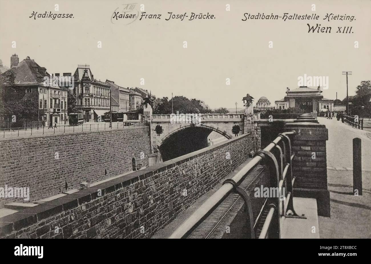 Wienfluss - Hietzinger Brücke, with Stadtbahn-Haltestelle Hietzing ...
