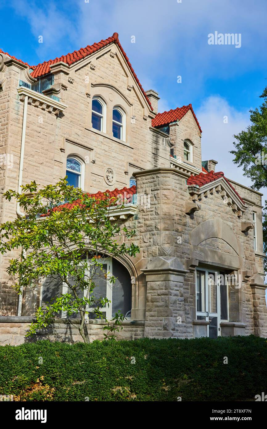 Minnetrista Museum and Gardens mansion building under cloudy blue sky ...