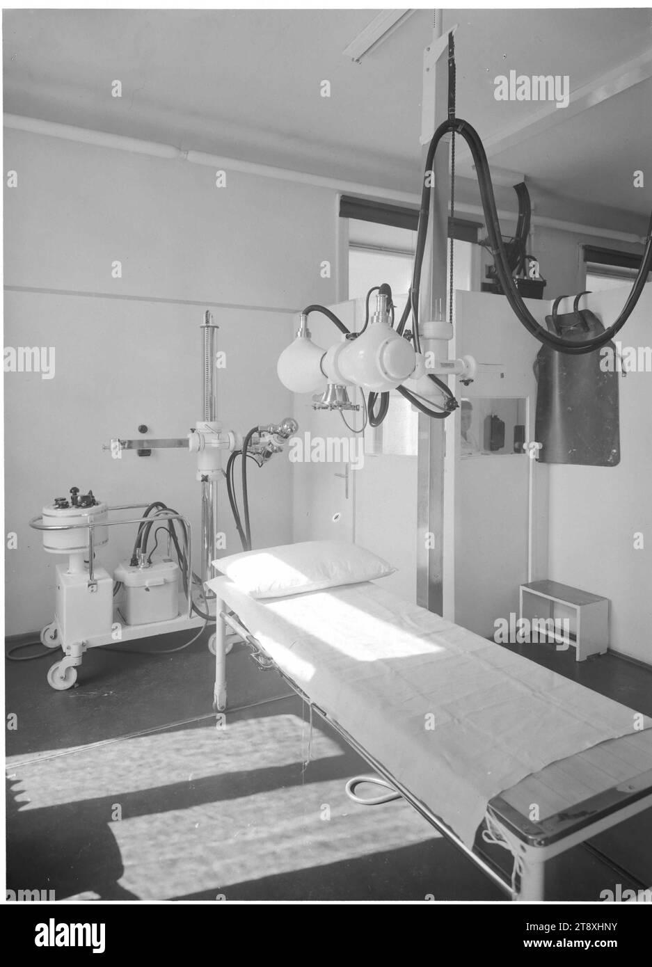 Unfallkrankenhaus, 20th, Webergasse 2-6, X-ray room, Martin Gerlach jun ...