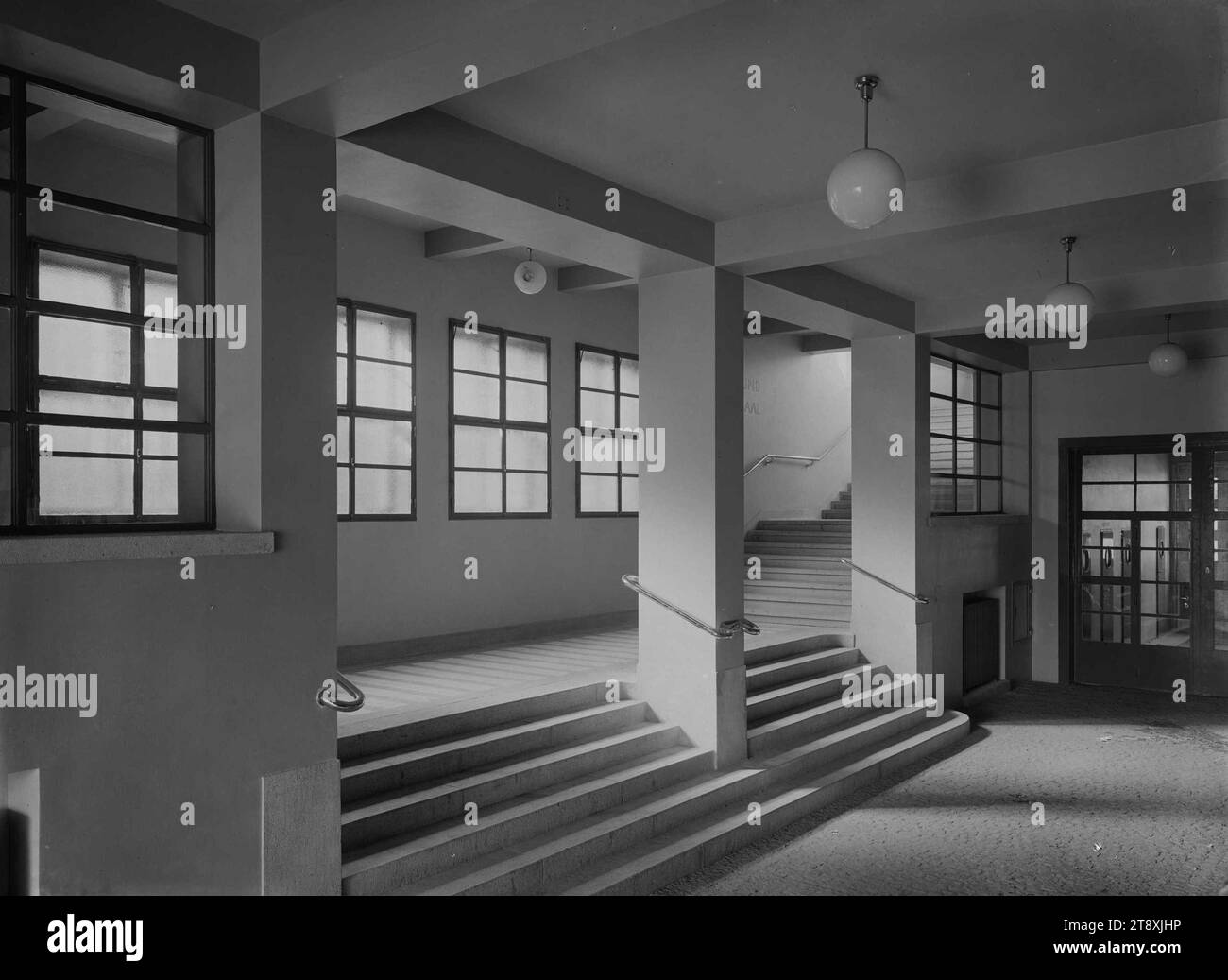 Dorotheum Floridsdorf, 21st, Pitkagasse 4, entrance area, Eugen Kastner ...