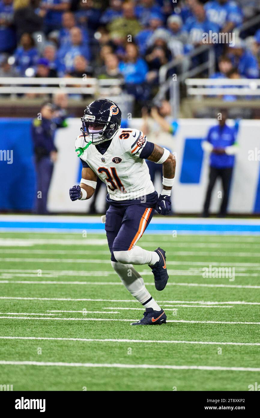 Chicago Bears cornerback Jaylon Jones (31) pursues a play against the ...