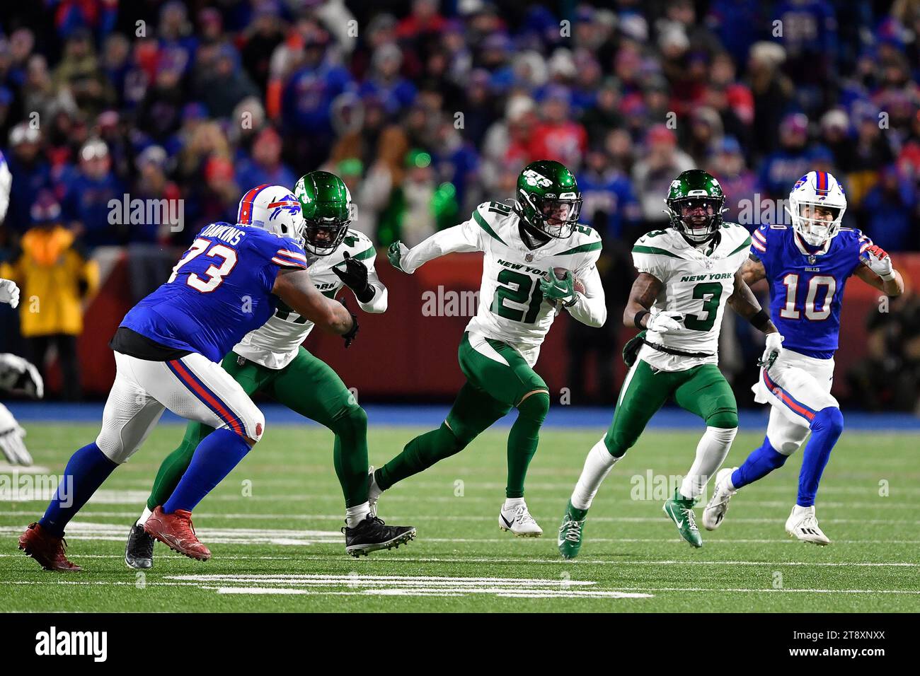 New York Jets safety Ashtyn Davis (21) returns an interception by ...
