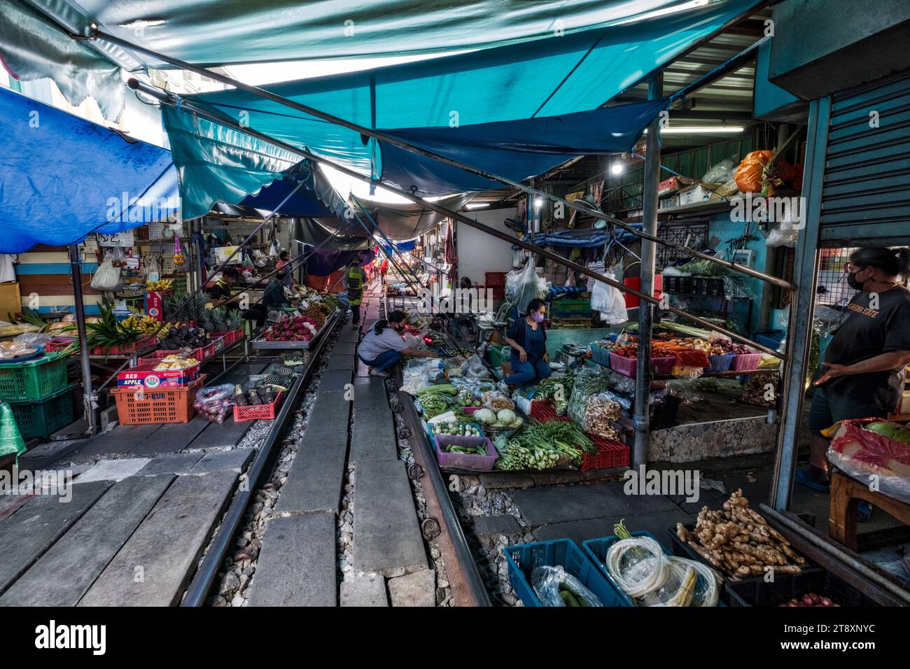 Mae Klong Railway Market (Hoop Rom Market), Thailand, Asia Stock Photo ...
