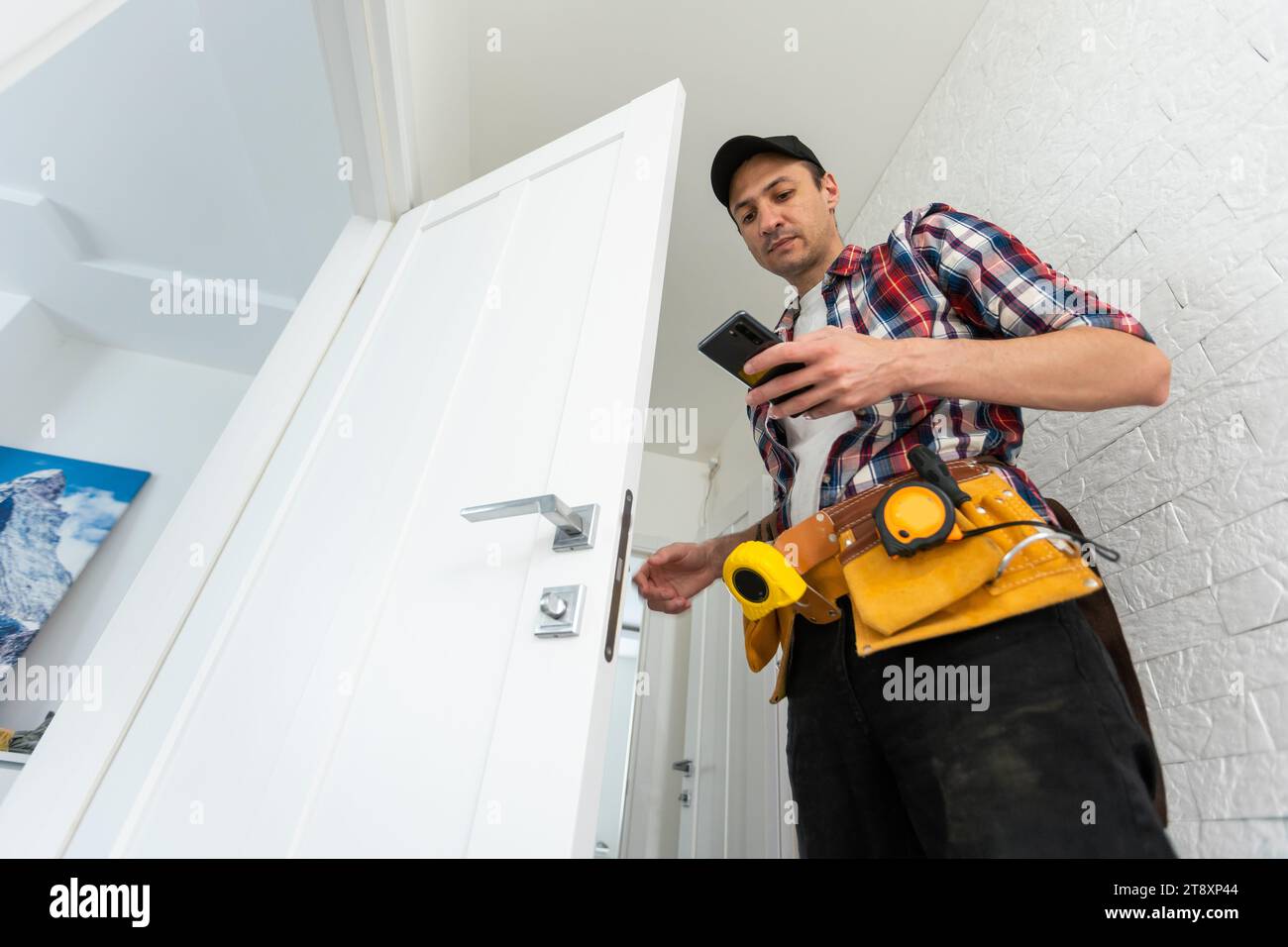 Changing door locks hi-res stock photography and images - Alamy