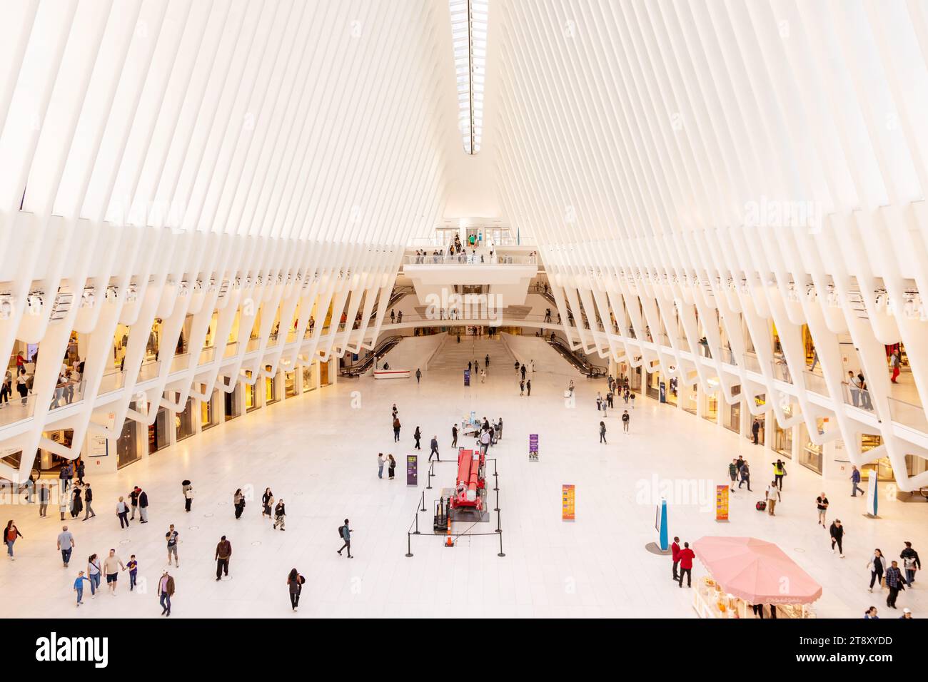 The Oculus transportation hub and shopping mall, Lower Manhattan, New ...