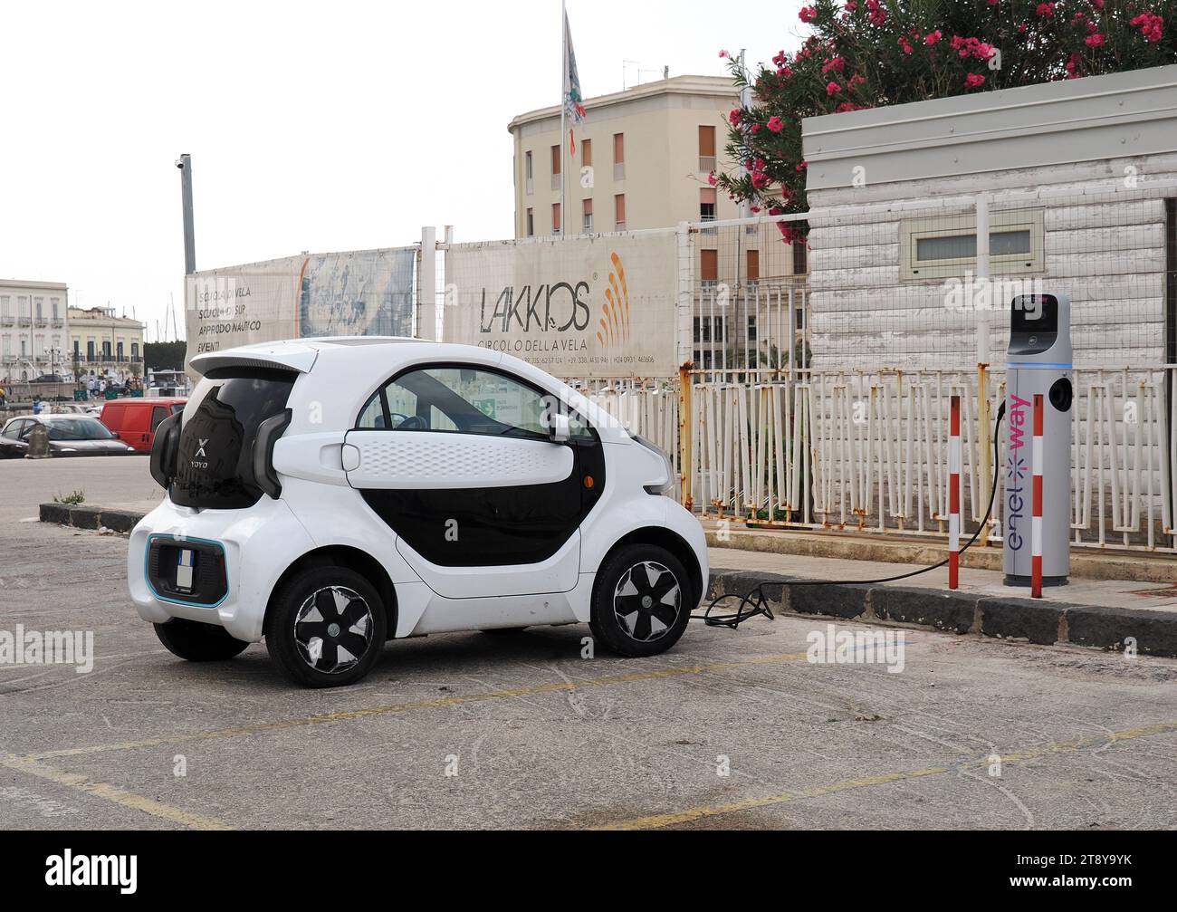 XEV Yoyo electric car, 3D printed electric city car manufactured by ...