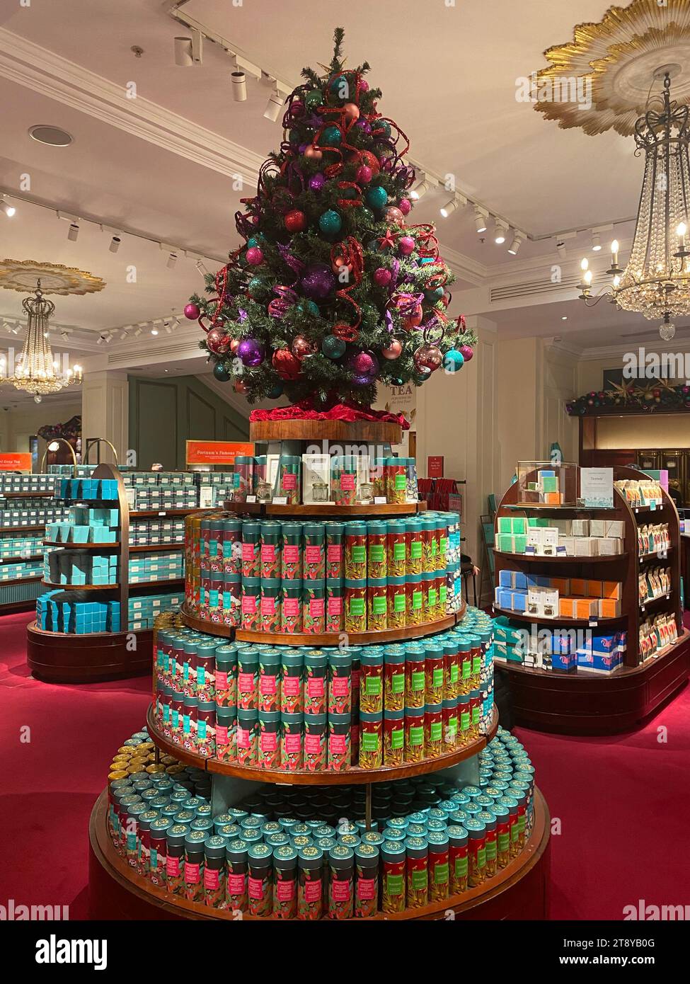 Fortnum and mason food hall hi-res stock photography and images - Alamy