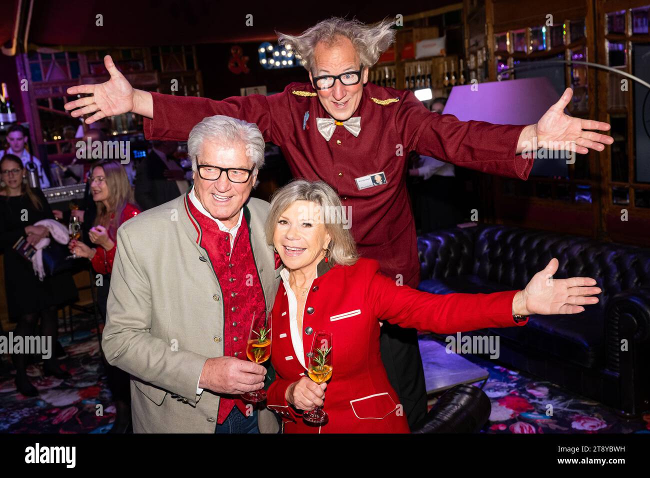 Munich, Germany. 21st Nov, 2023. The pop duo Marianne and Michael pose ...