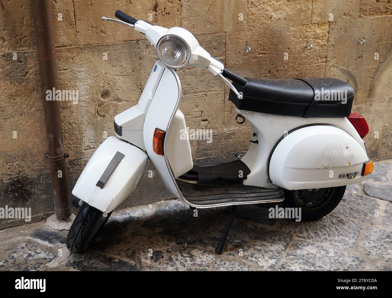 Piaggio vespa px 125 e hi-res stock photography and images - Alamy