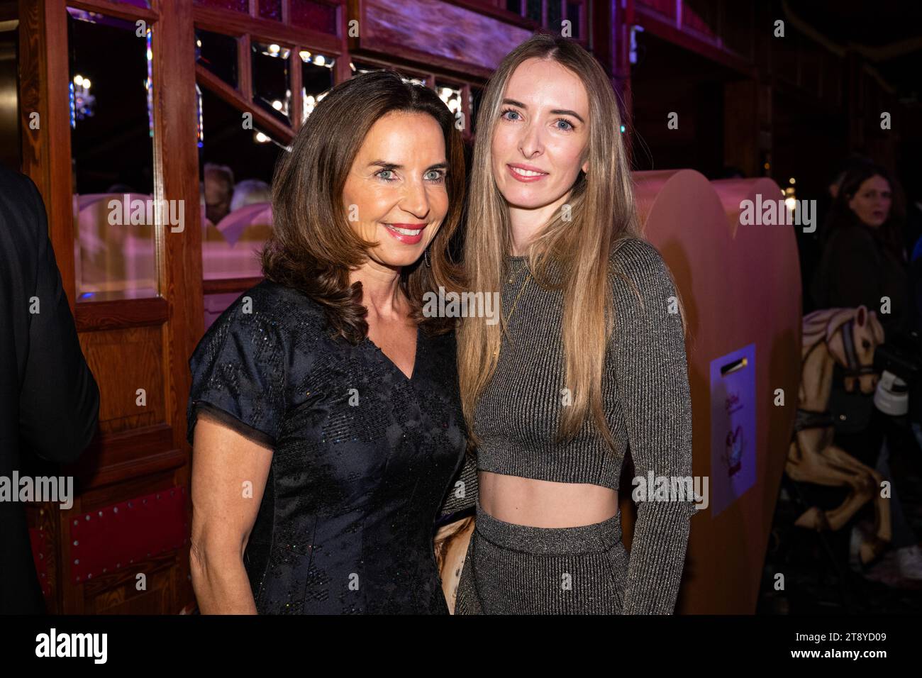 Munich, Germany. 21st Nov, 2023. Maike Zipse (r), daughter of Teatro ...