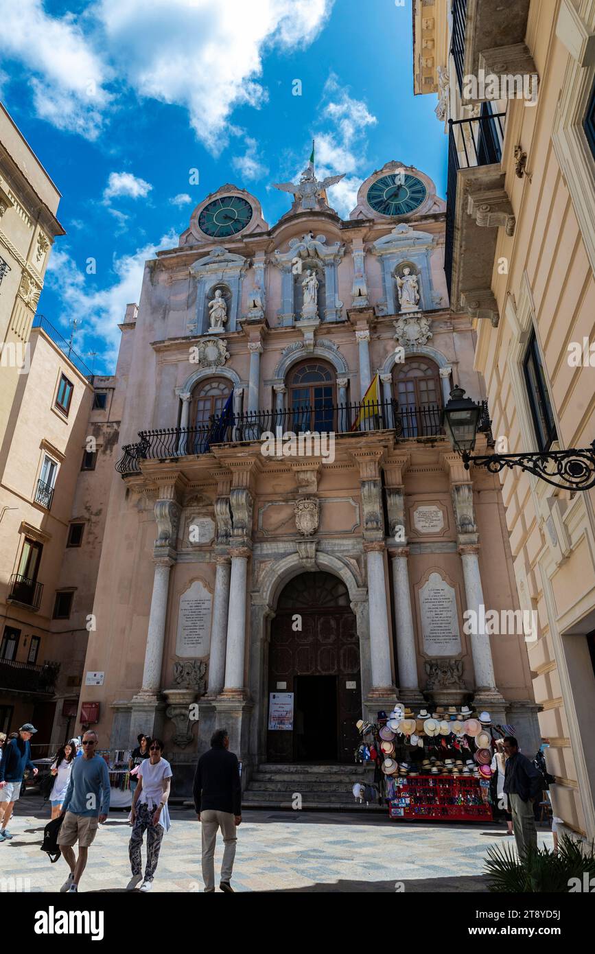 Marsala, Italy - May 11, 2023: Facade of the Porta Oscura and Torre ...