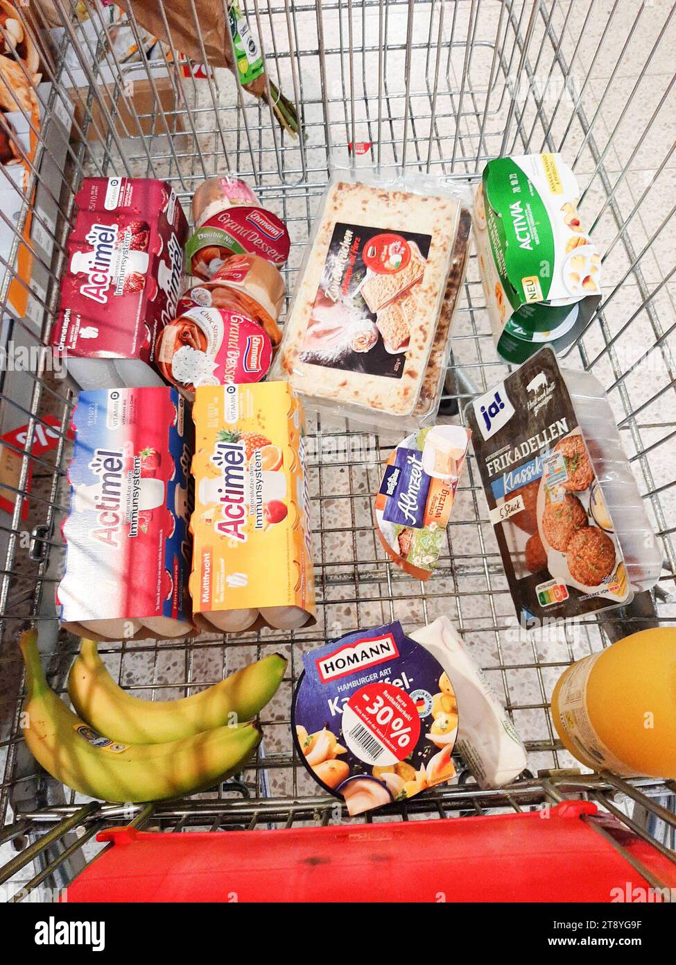 Einkaufswagen mit Einkauf *** Shopping cart with shopping Copyright ...
