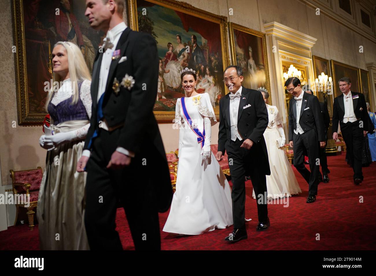 The Princess of Wales arriving for the State Banquet at Buckingham ...