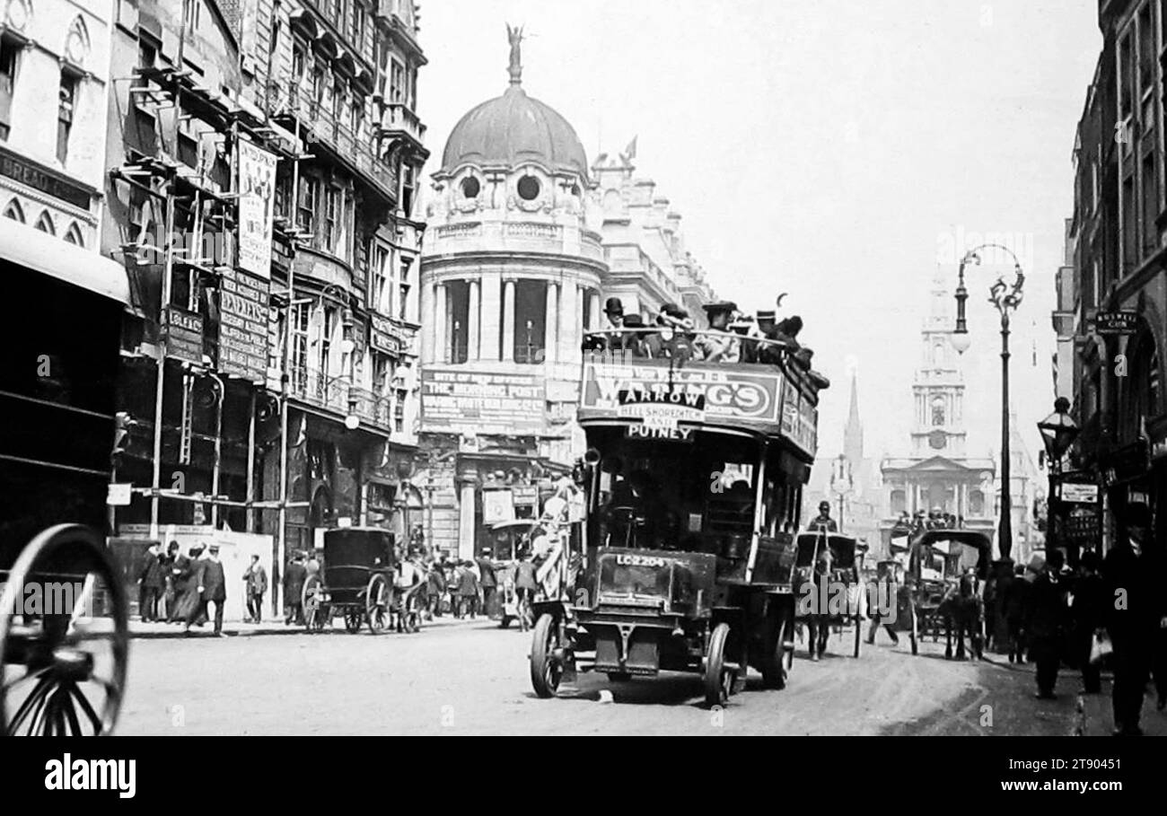 Motor bus on The Strand, London, early 1900s Stock Photo - Alamy