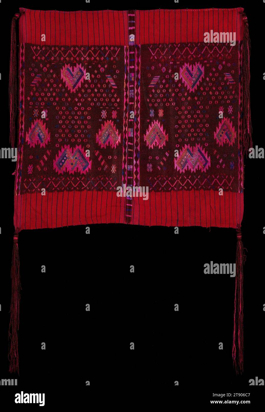 Mans ceremonial tzute hi-res stock photography and images - Alamy