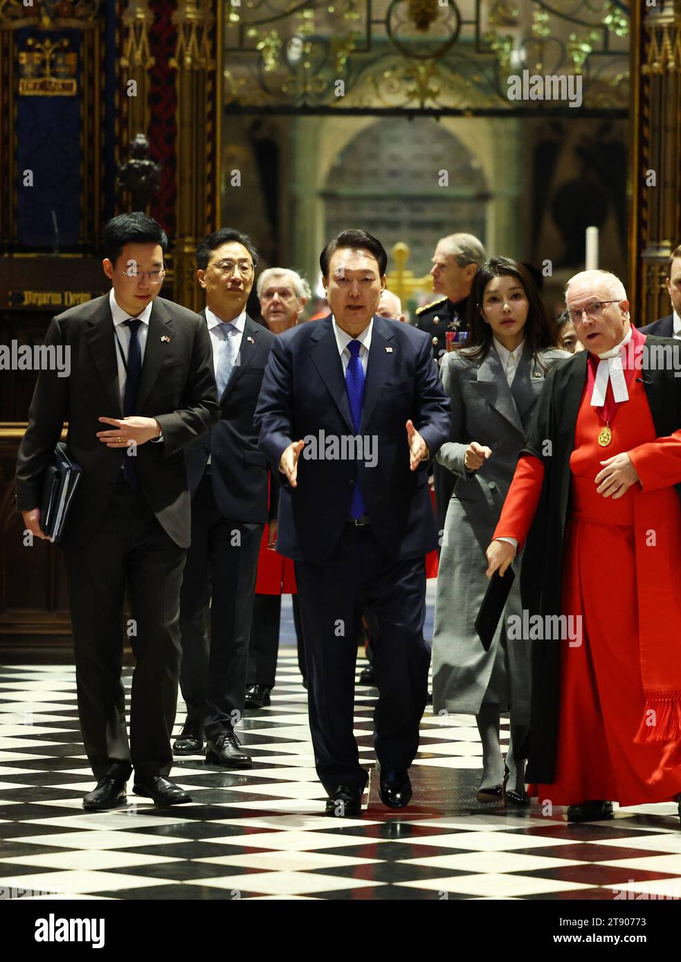 22nd Nov, 2023. Yoon visits Tomb of Unknown Warrior in London South ...