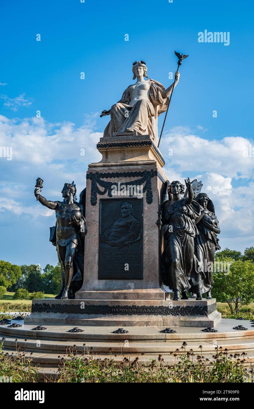 Allison Monument at the Iowa State Capitol in Des Moines Stock Photo ...