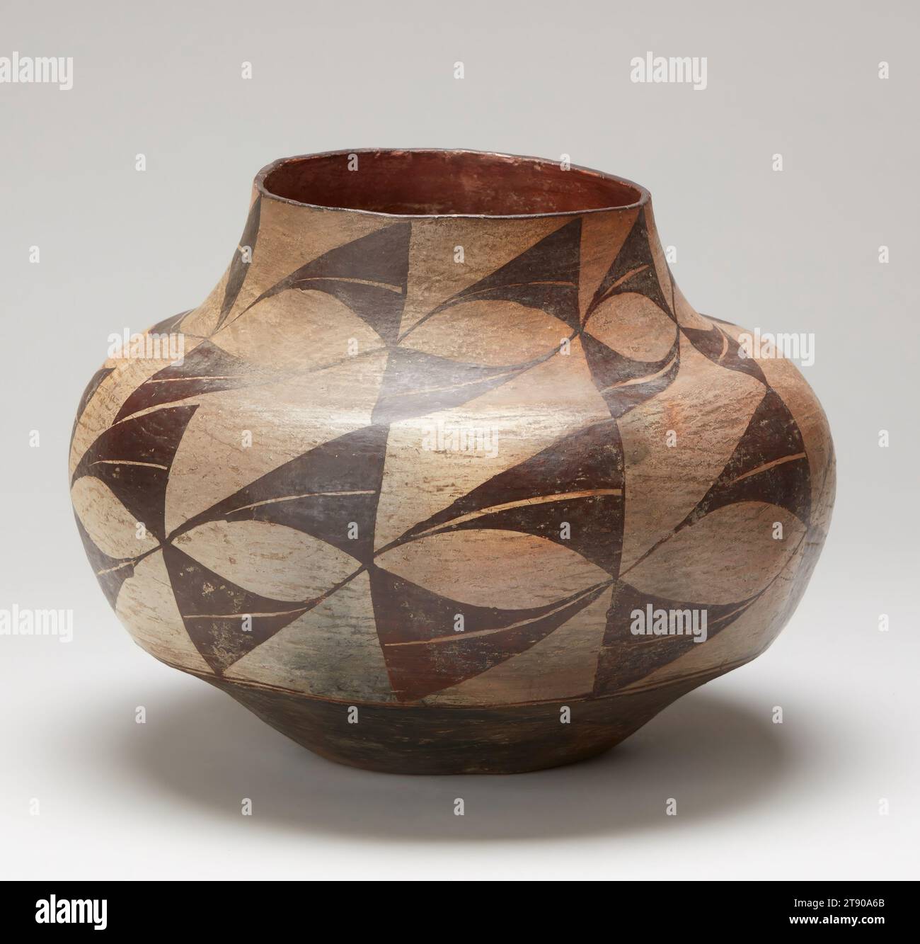 Caused pottery hi-res stock photography and images - Alamy