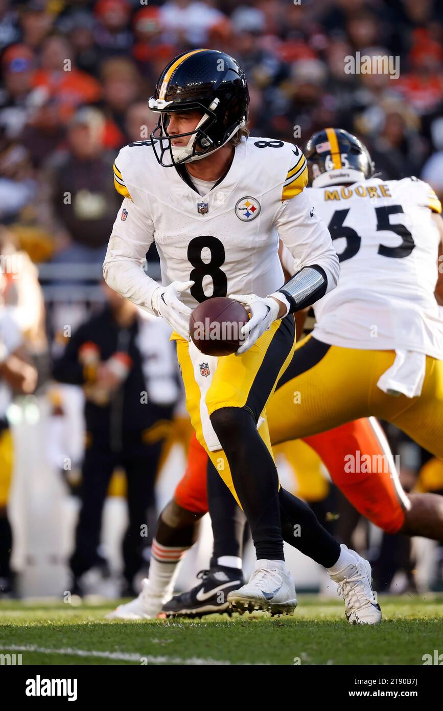Pittsburgh Steelers quarterback Kenny Pickett (8) drops back with the ...
