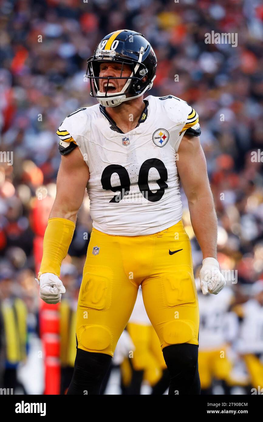 Pittsburgh Steelers linebacker T.J. Watt (90) reacts after making a ...