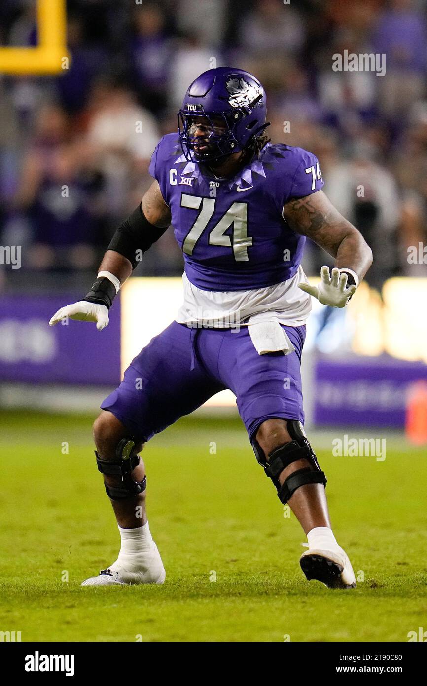 TCU offensive lineman Andrew Coker defends during the second half of an ...
