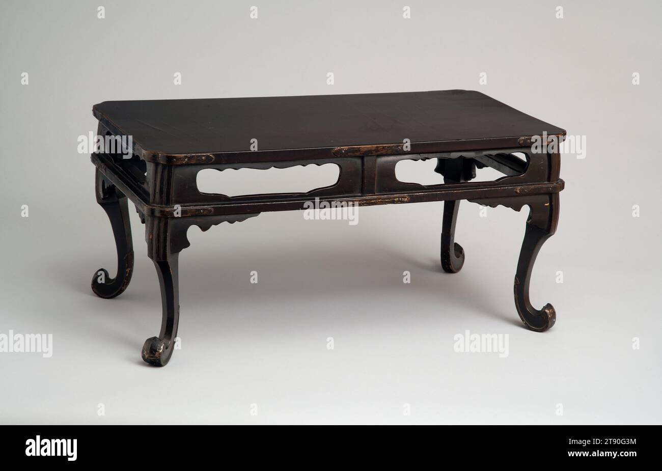 Buddhist altar tables hi-res stock photography and images - Alamy
