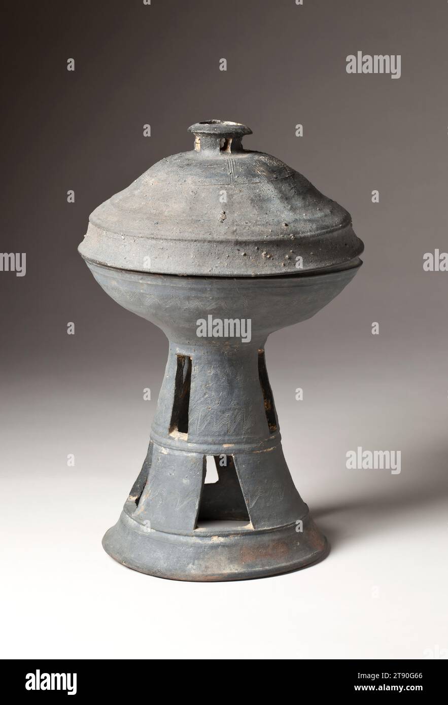 Clay tomb dishes hi-res stock photography and images - Alamy