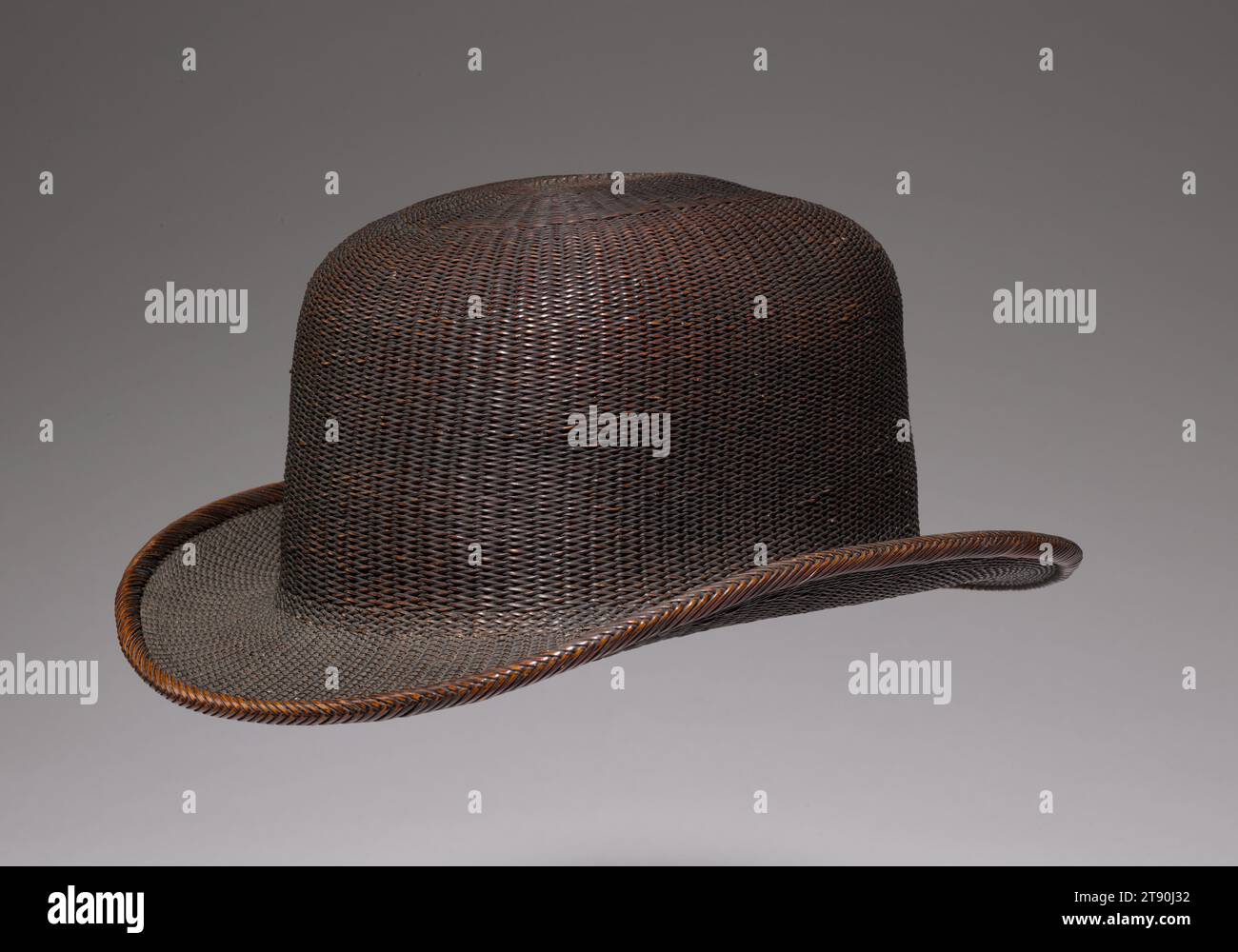 Men wearing bowler hats hi-res stock photography and images - Alamy