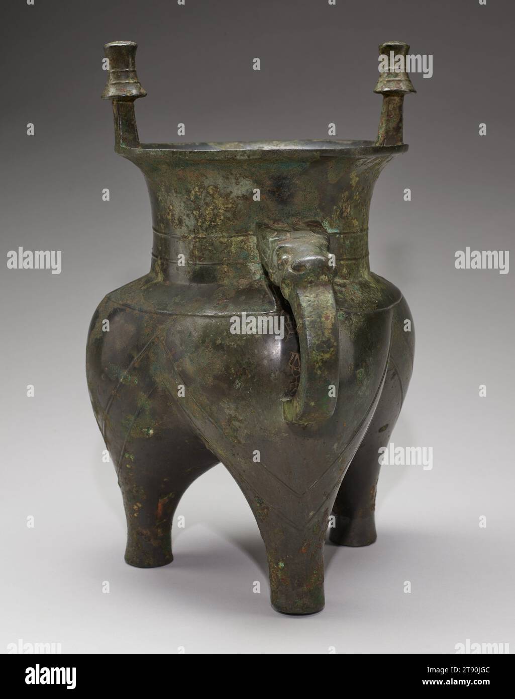 Three legged bronze vessel hi-res stock photography and images - Alamy