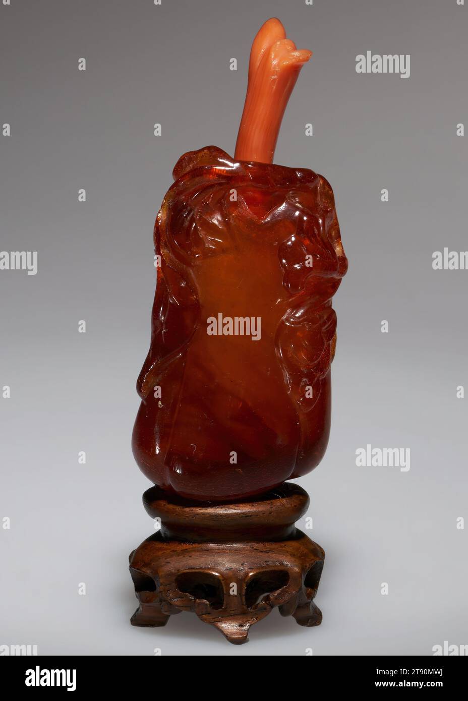 Snuff Bottle, 17th-19th century, 2 3/8 x 1in. (6 x 2.5cm), Amber, China ...