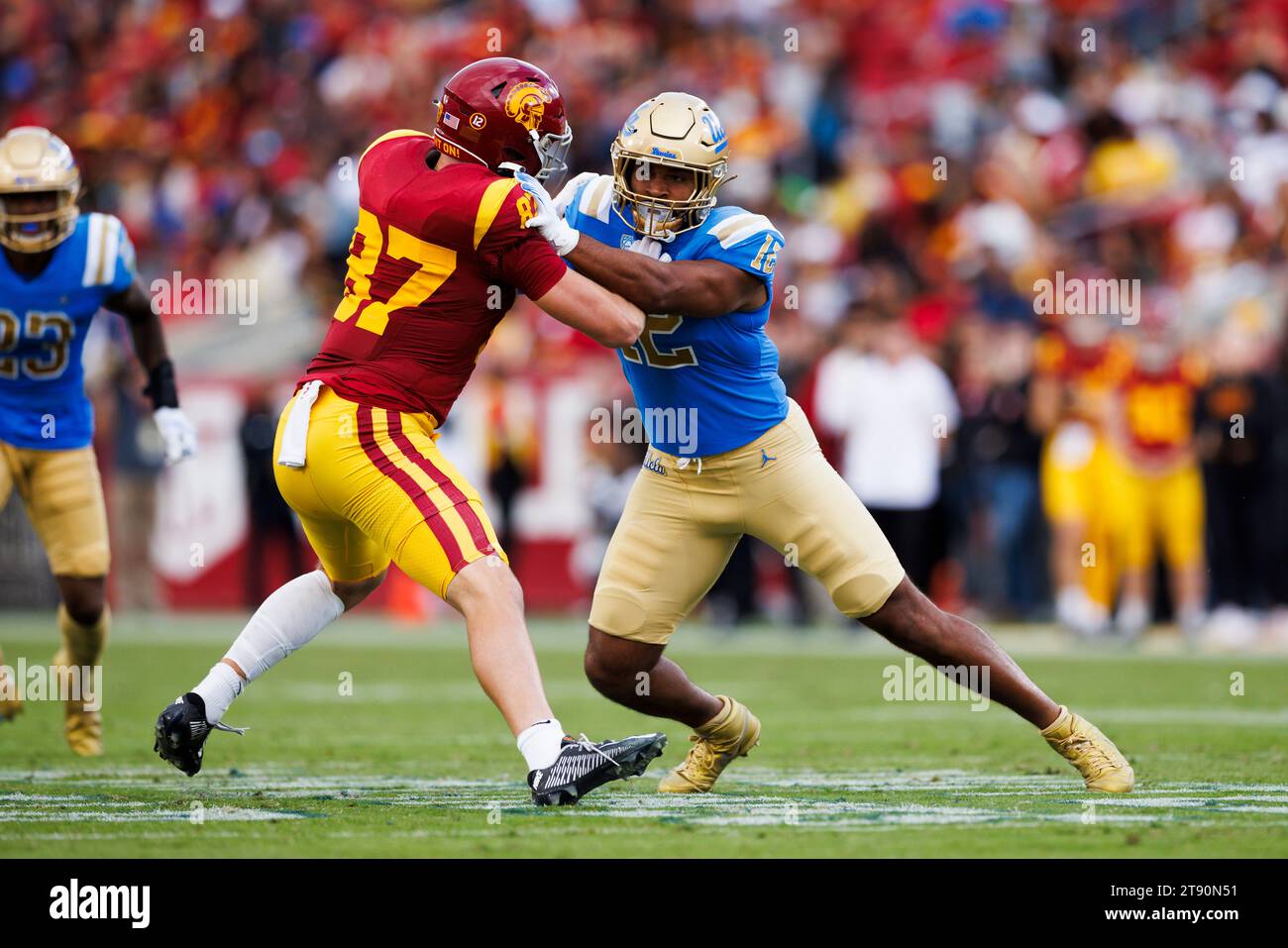 UCLA Bruins defensive lineman Grayson Murphy (12) rushes the edge ...