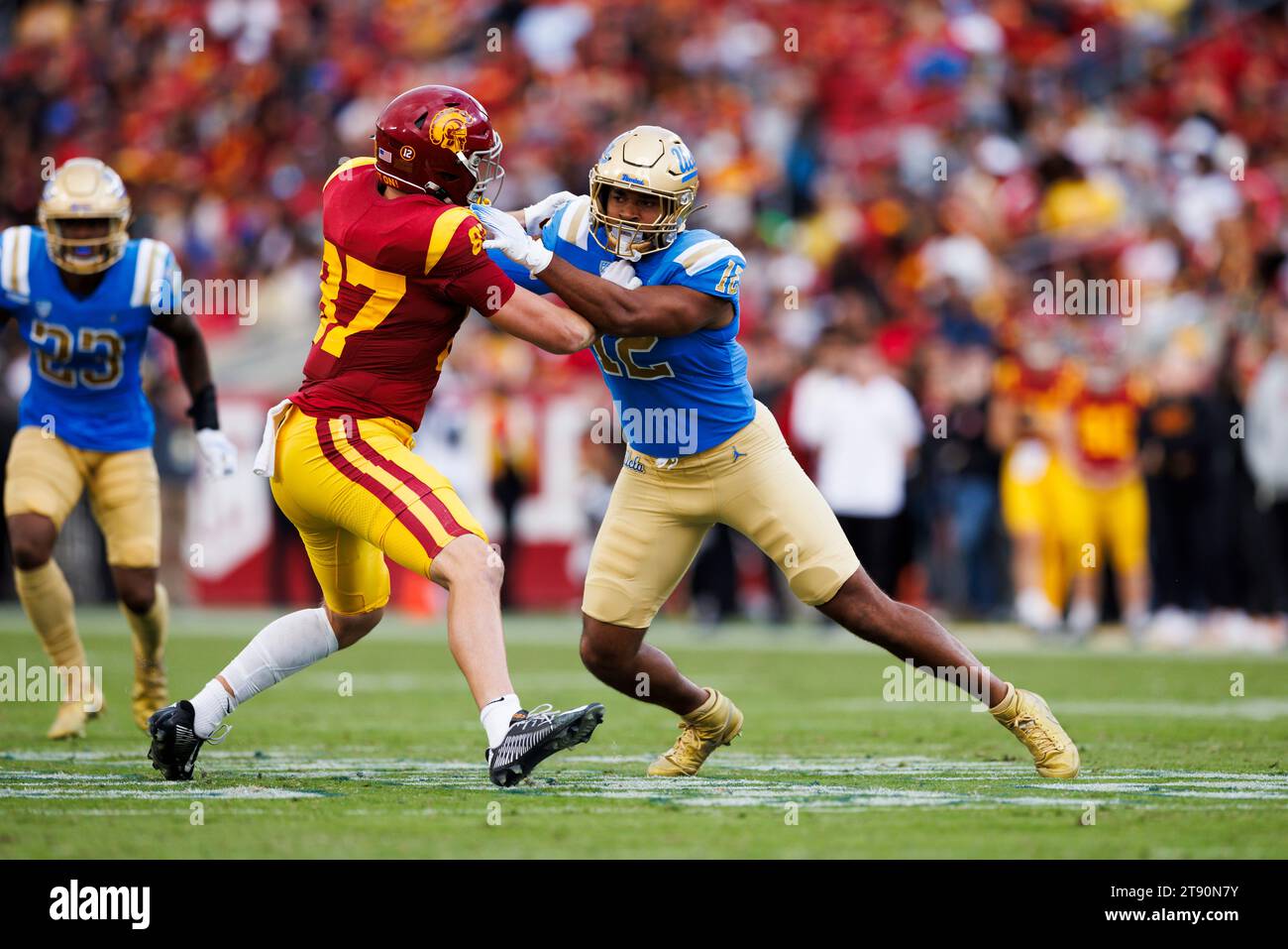 UCLA Bruins defensive lineman Grayson Murphy (12) rushes the edge ...