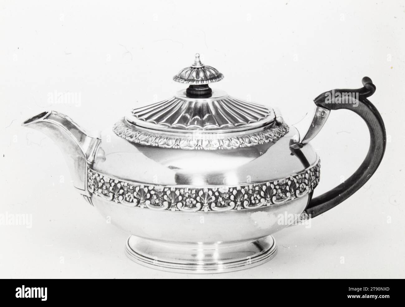 Teapot, c. 1815, 5 3/4 x 9 1/2 x 6 1/4 in. (14.61 x 24.13 x 15.88 cm ...