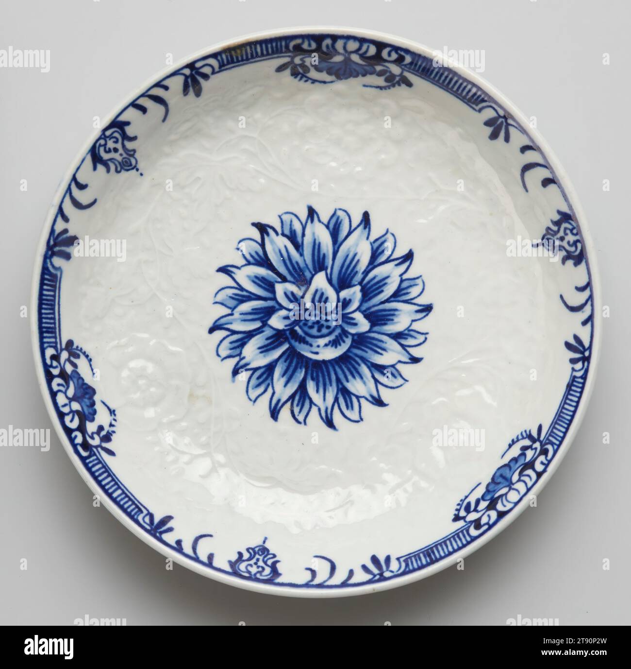 Saucer, from a tea service, 18th century, Worcester Porcelain Works (a ...