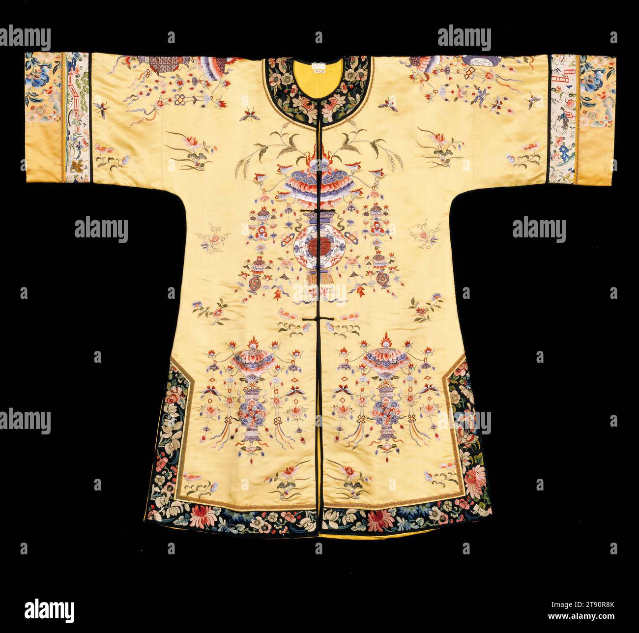 Chinese womans unofficial informal robe hi-res stock photography and ...