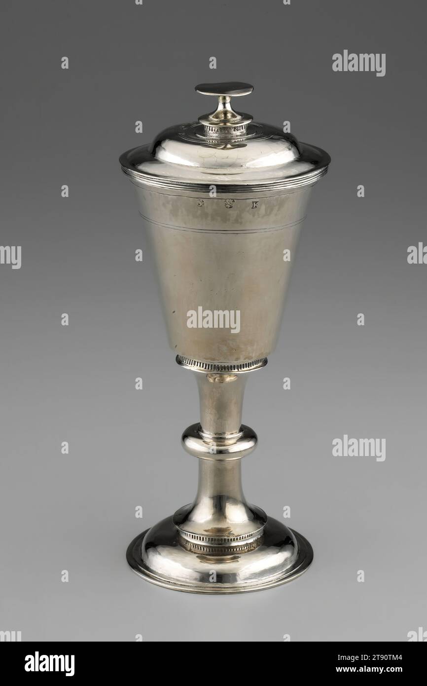 Paten communion hi-res stock photography and images - Alamy